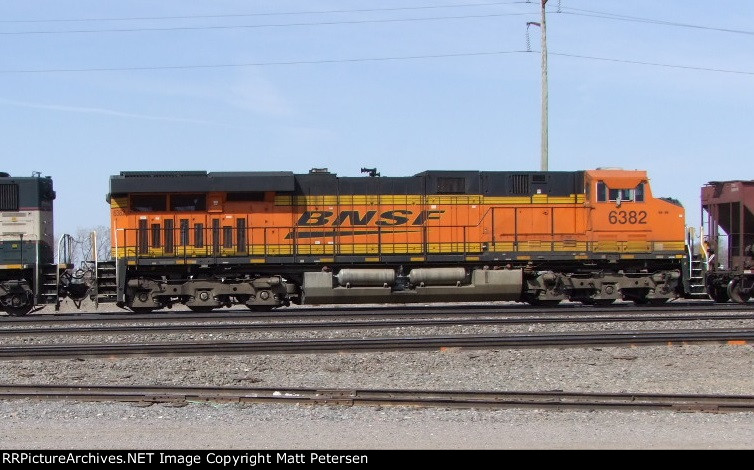 BNSF 6382
